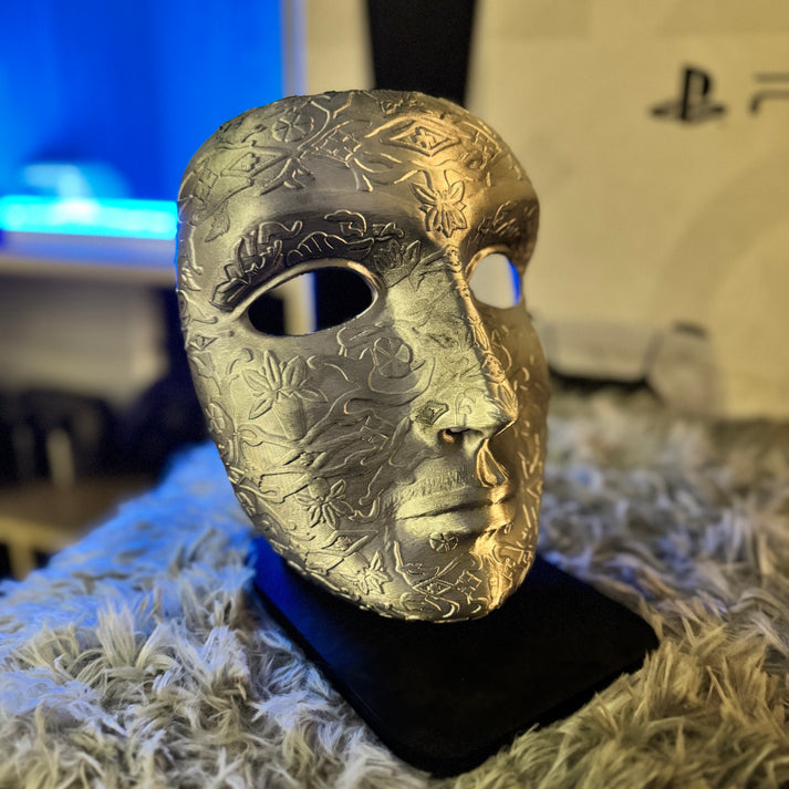 King Baldwin Mask – FigureOut