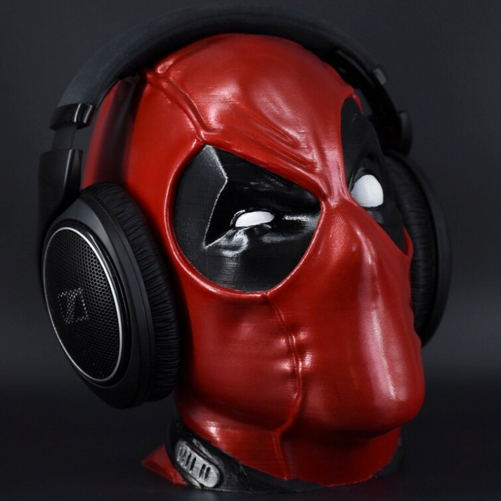 Deadpool Sculpture Headphone Stand – FigureOut