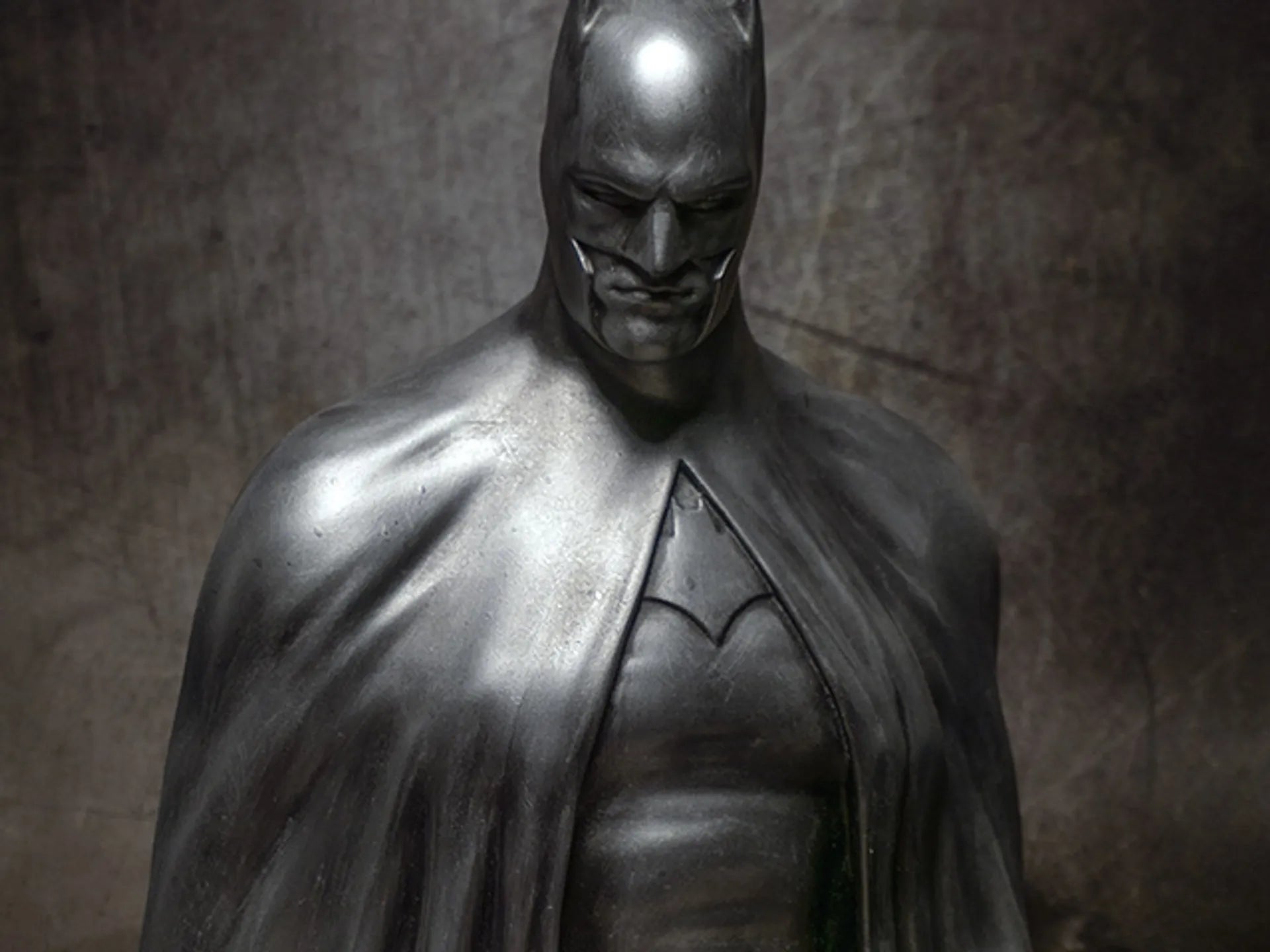 Batman Guardian of Gotham Bust – FigureOut